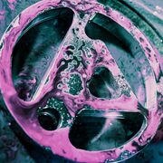 Two Faced - Linkinpedia